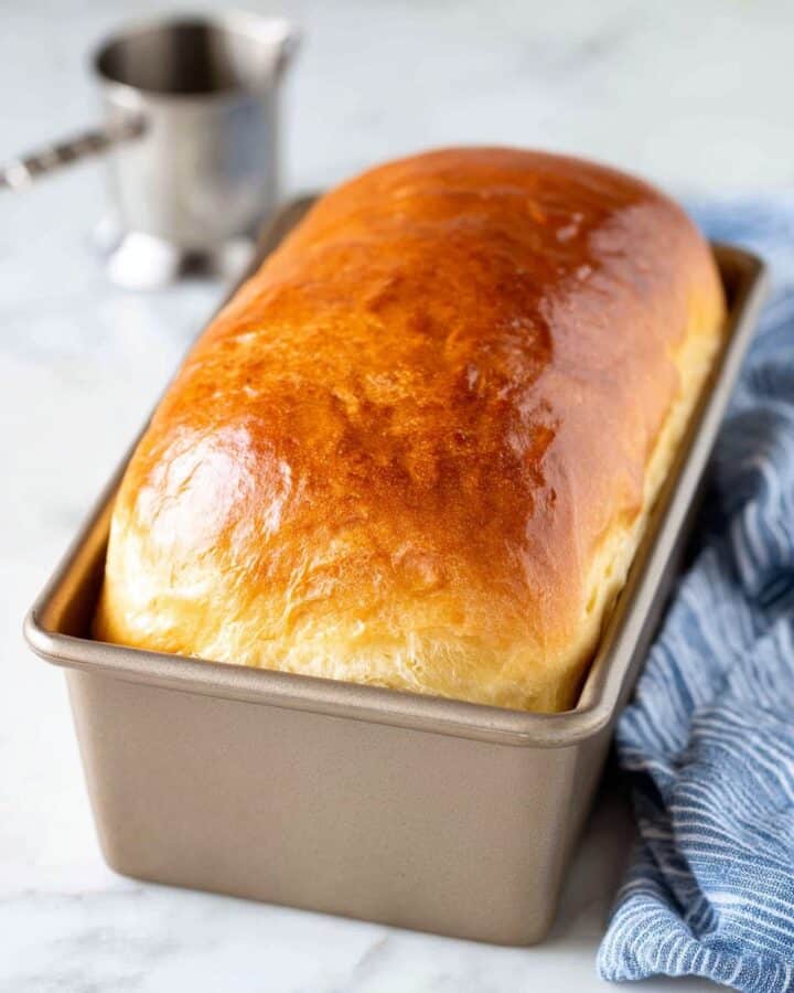 Homemade White Bread: Soft and Golden Crust for Beginners