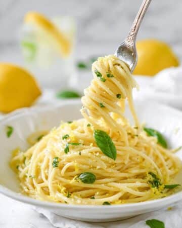 Giada's Classic Lemon Spaghetti: Bright & Delicious Lemon Pasta
